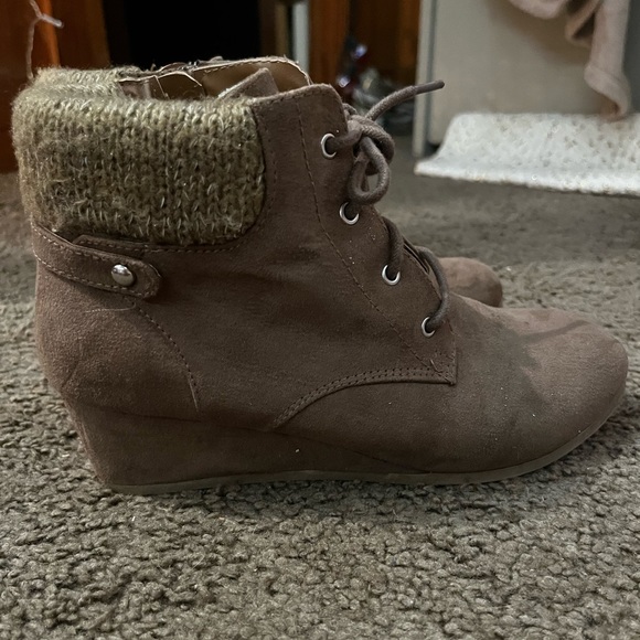 True Craft | Shoes | True Craft Boot Heals Size 5 | Poshmark